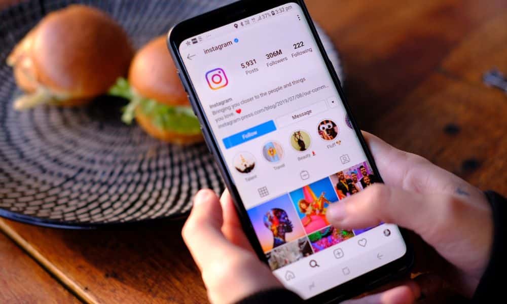 Instagram Swipe Up Feature: The Complete Guide Instagram Swipe Up Feature: The Complete Guide